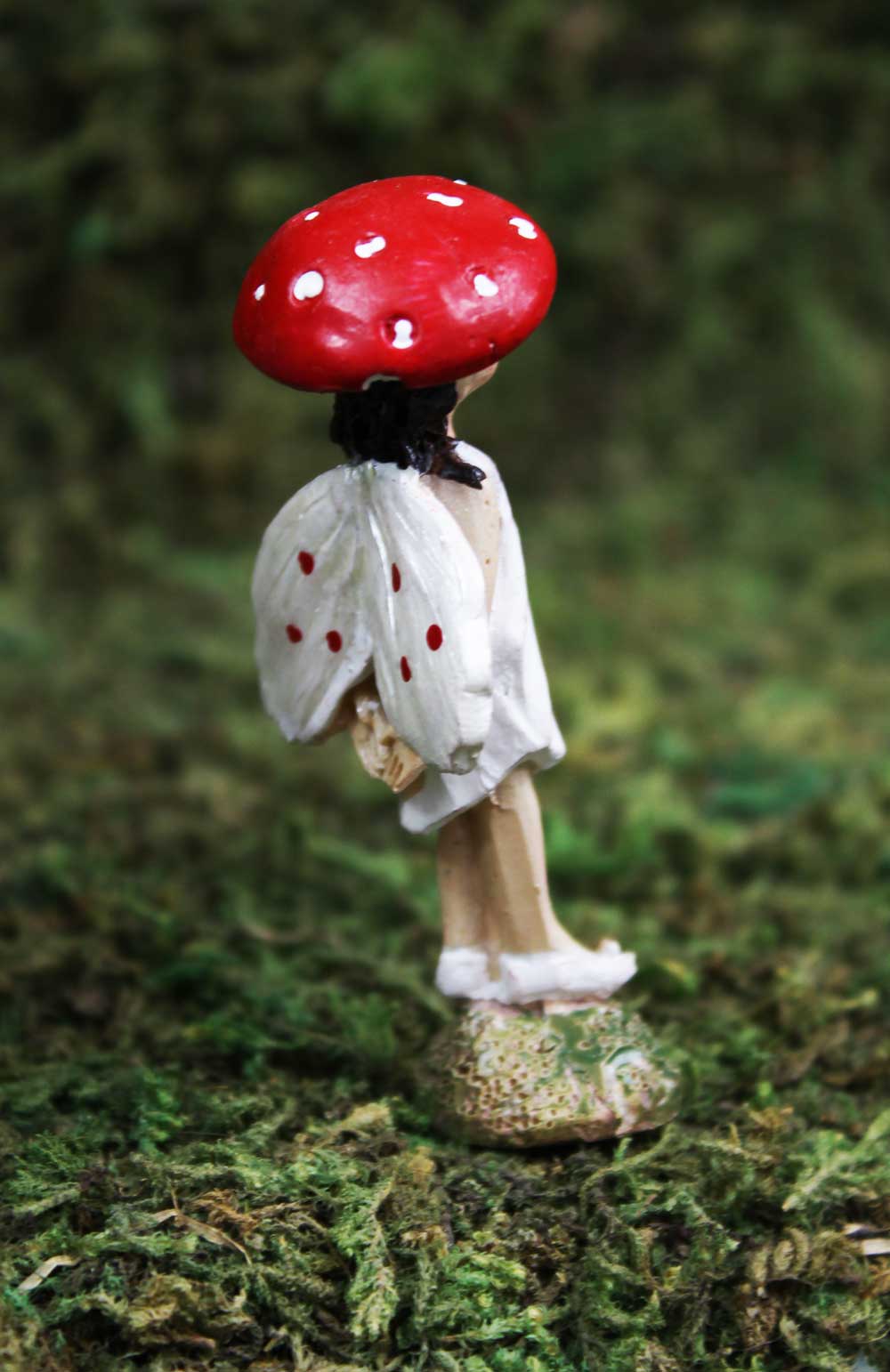 Fairy With Mushroom Hat (Fiddlehead)